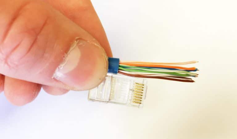 Comment créer un câble RJ45 pour la maison connectée