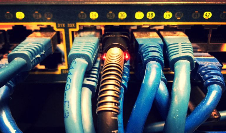 A la découverte de PatchSee, une idée lumineuse de cordon réseau